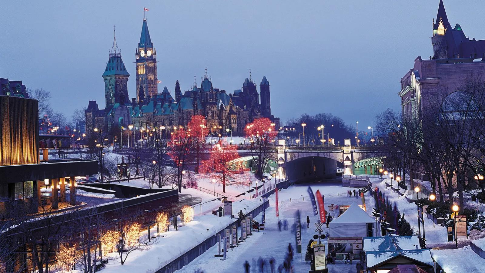 CF Rideau Centre | Visiting Ottawa? Check our Exclusive Offer