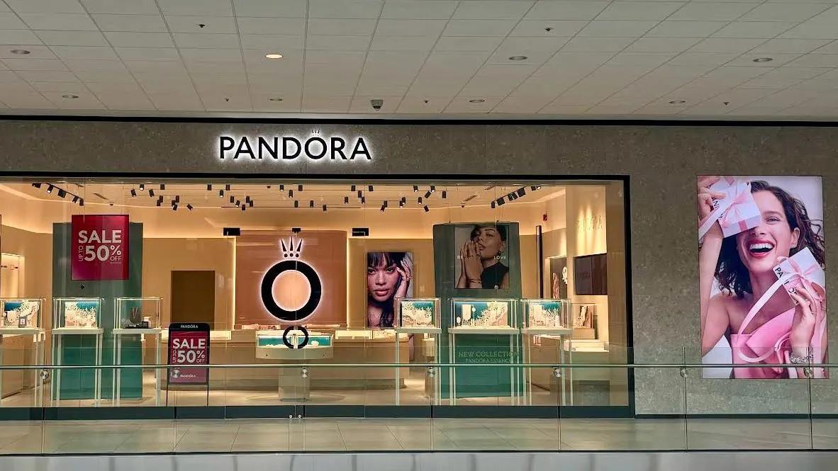 Pandora expands store at CF Masonville