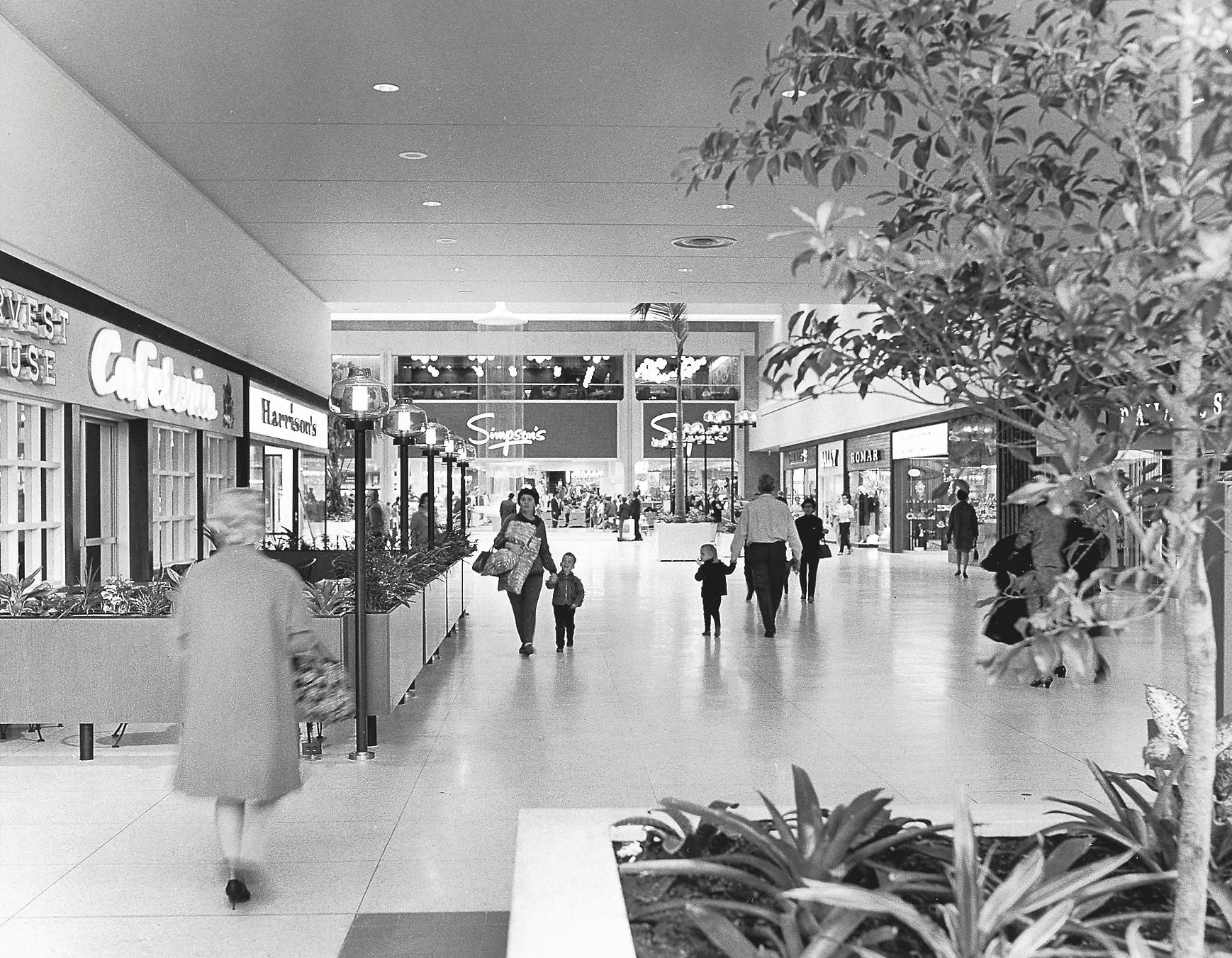 CF Fairview Pointe Claire célèbre six décennies de liens communautaires ...